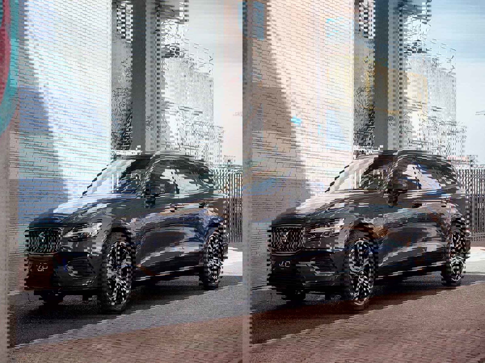 Volvo V60 T6 Essential Edition